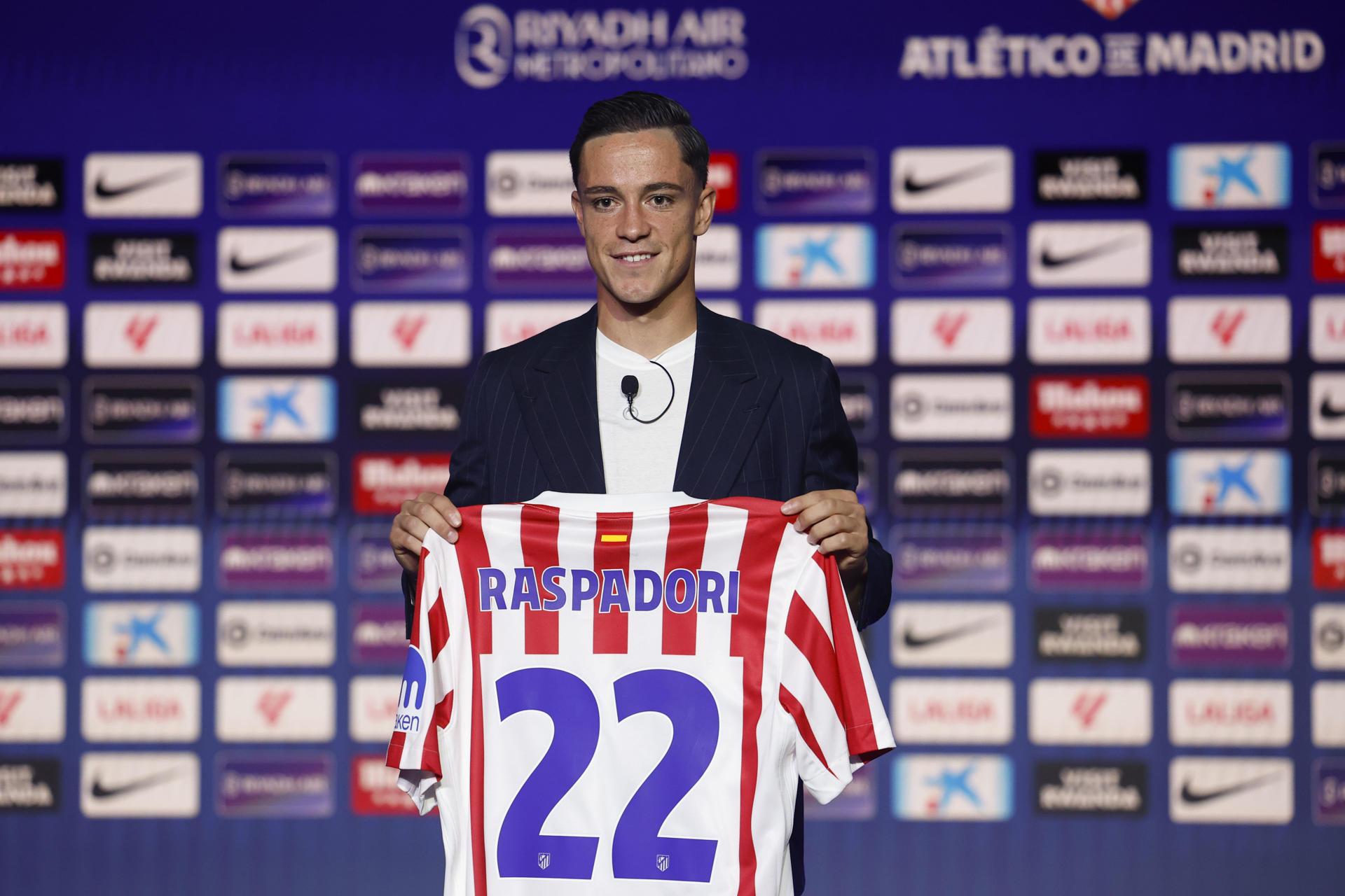 Giacomo Raspadori fue presentado como nuevo jugador del Atlético de ...